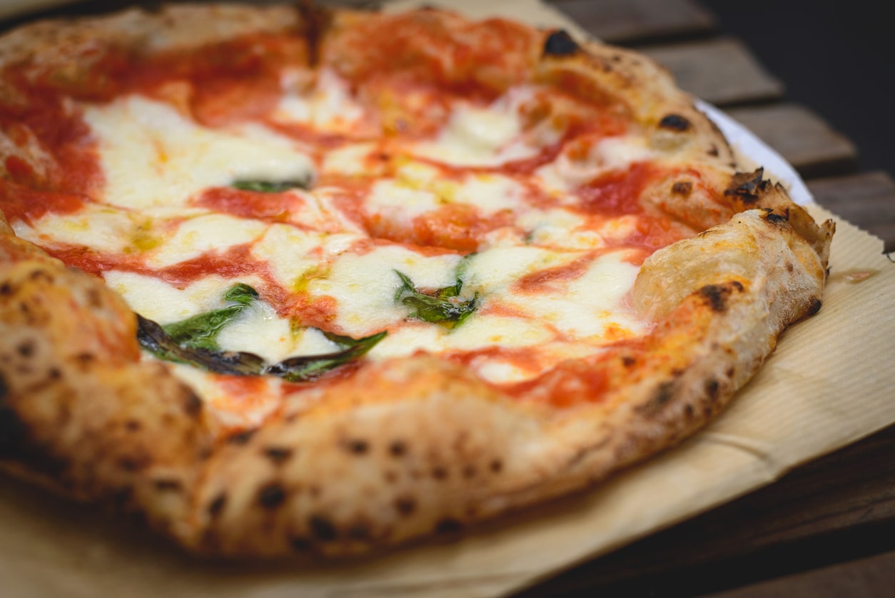 Eat Authentic Neapolitan Pizza – Naples Cruise Port - Cruising to Sunshine