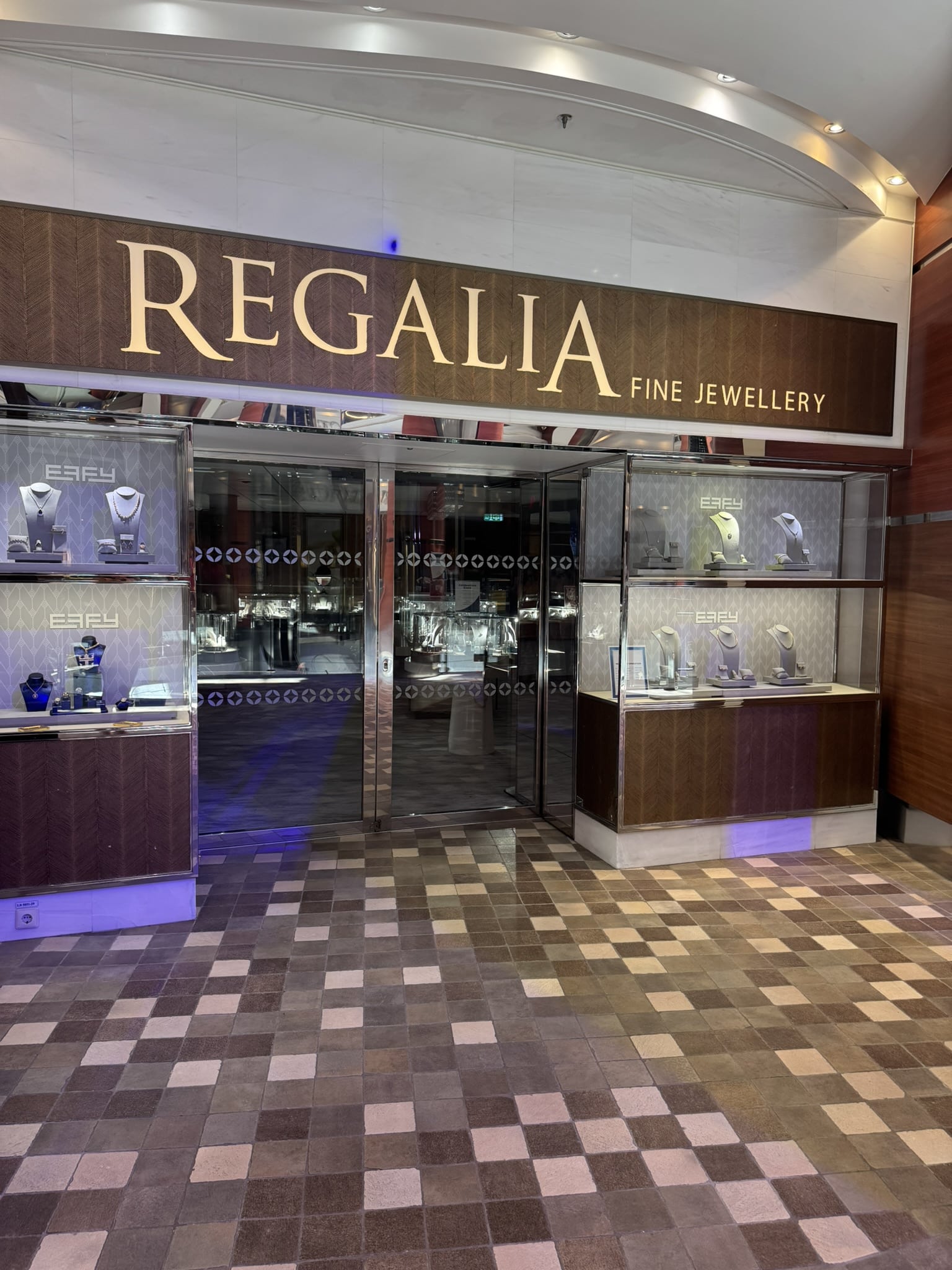 Café Promenade on Royal Caribbean: A Complete Dining Experience ...